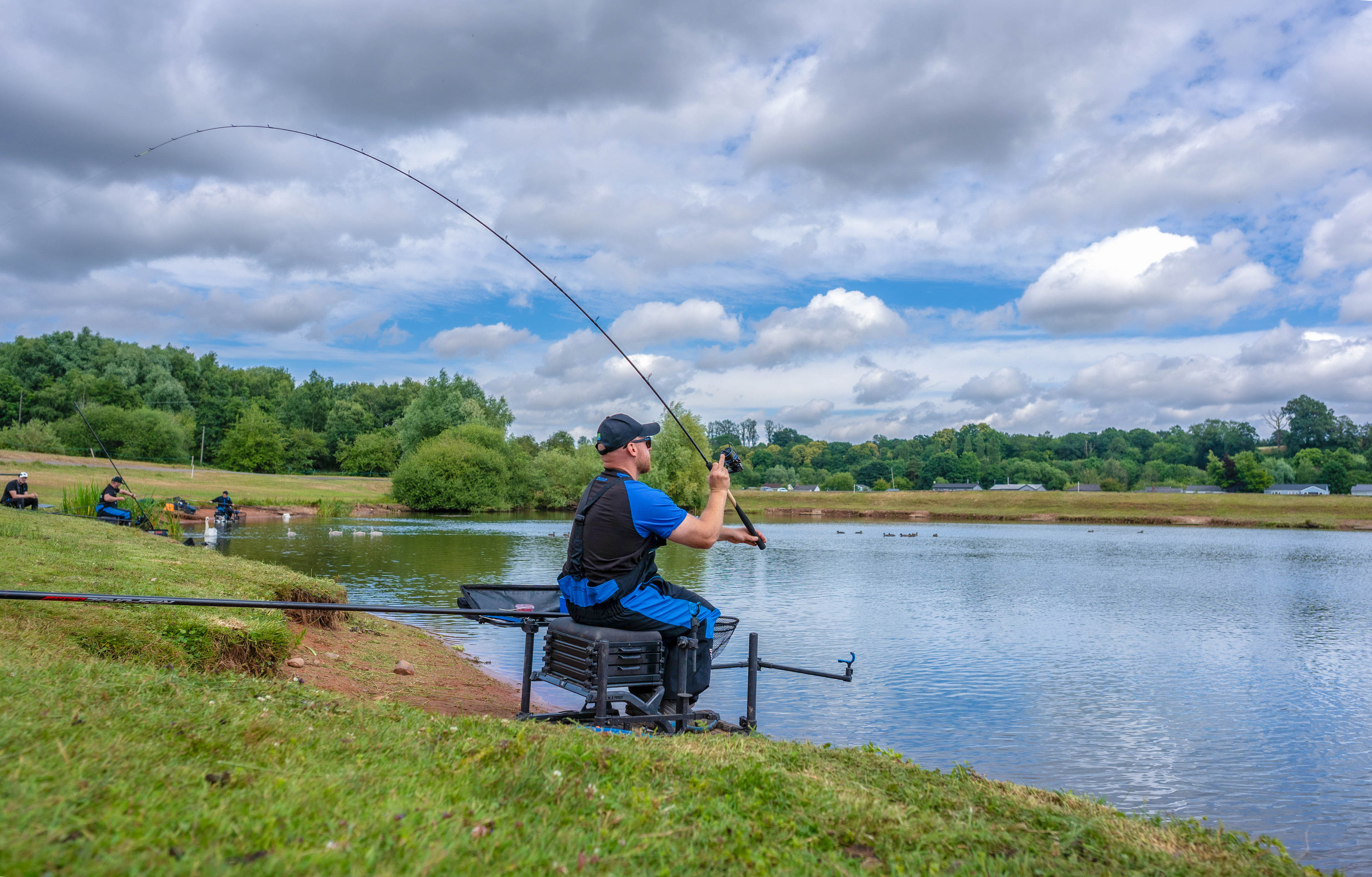 Supera X Superlight Feeder & Float | UK Match Fishing Tackle For True ...